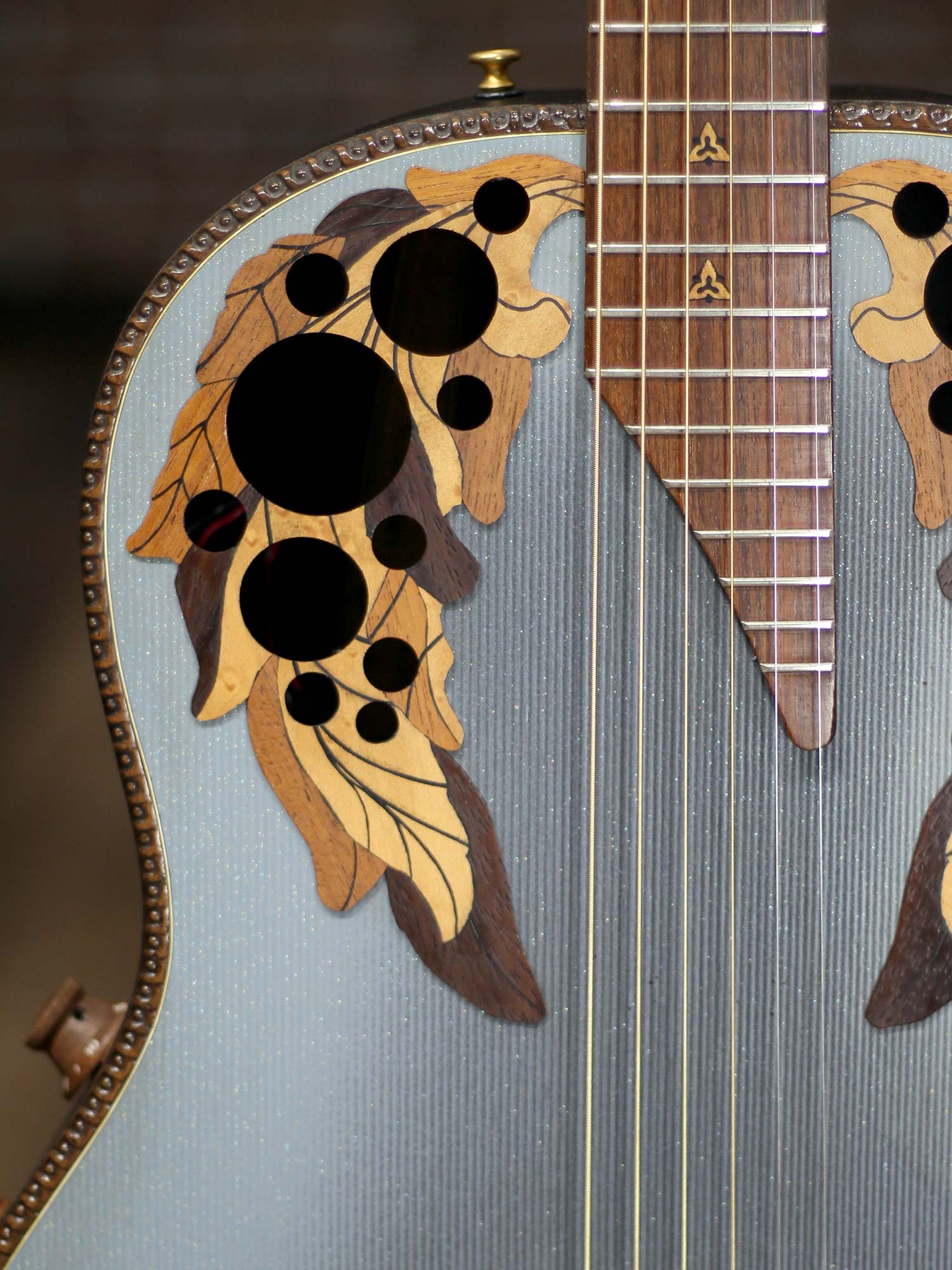 Ovation 1984 1687-8 ”Super Adamas Wood Knob”